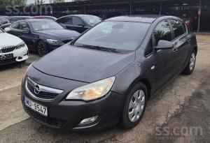 Grey Opel Astra 2010 in Riga, with an engine capacity of 1.70 L and mileage of 205 thousand km for 1700 €, photo  on AUTOMOTO.COM.LV