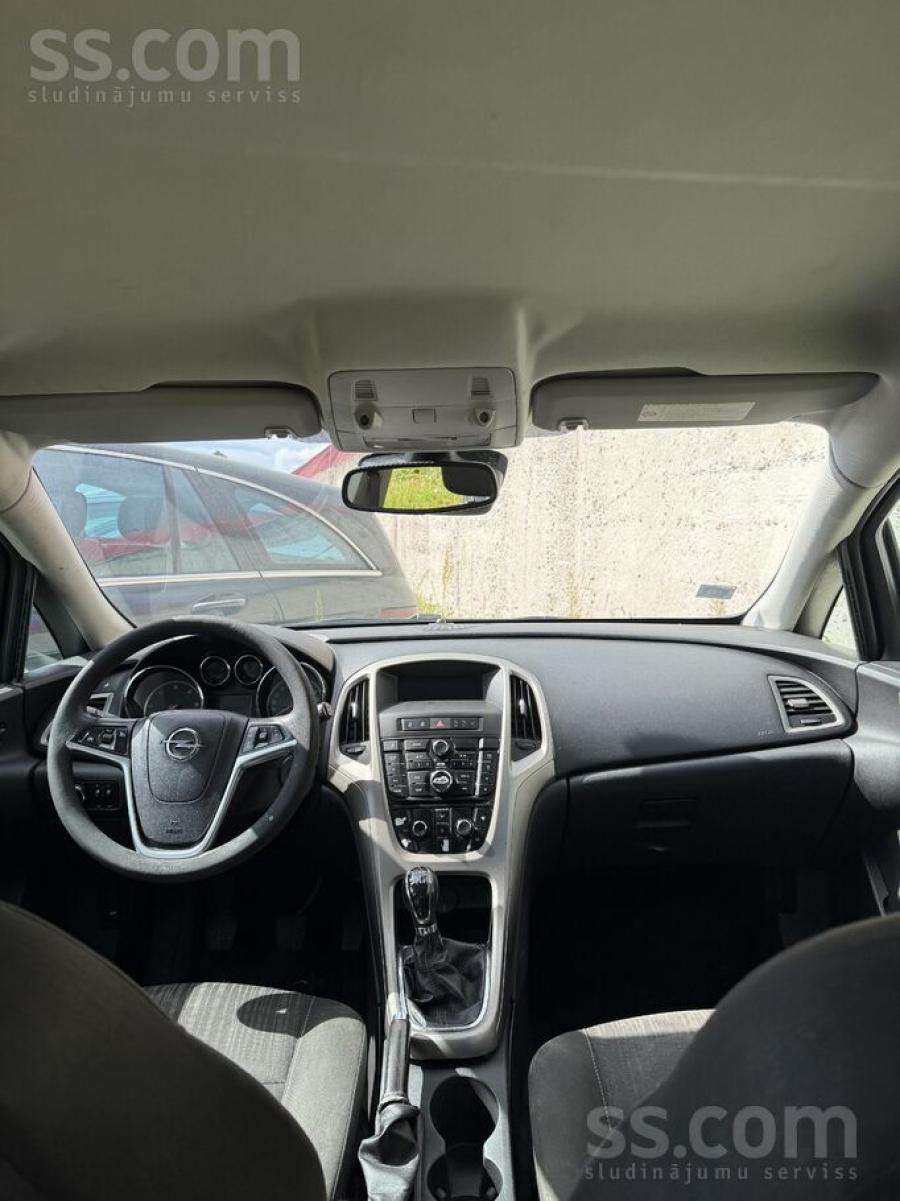 Pelēks Opel Astra 2010 Rīga, ar dzinēja tilpumu 1.70 L un nobraukumu 205 tūkst. km par 1700 €, foto 7 vietnē AUTOMOTO.COM.LV