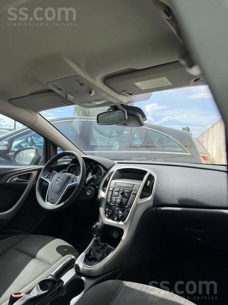 Pelēks Opel Astra 2010 Rīga, ar dzinēja tilpumu 1.70 L un nobraukumu 205 tūkst. km par 1700 €, foto 9 vietnē AUTOMOTO.COM.LV