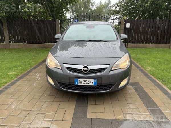 Pelēks Opel Astra 2010 Bauska, ar dzinēja tilpumu 1.70 L un nobraukumu 270 tūkst. km par 3500 €, foto 3 vietnē AUTOMOTO.COM.LV