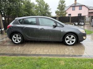 Pelēks Opel Astra 2010 Bauska, ar dzinēja tilpumu 1.70 L un nobraukumu 270 tūkst. km par 3500 €, foto 6 vietnē AUTOMOTO.COM.LV