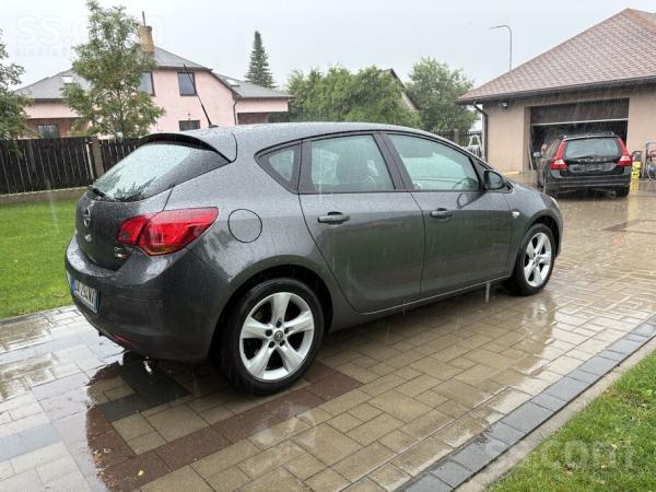 Pelēks Opel Astra 2010 Bauska, ar dzinēja tilpumu 1.70 L un nobraukumu 270 tūkst. km par 3500 €, foto 6 vietnē AUTOMOTO.COM.LV