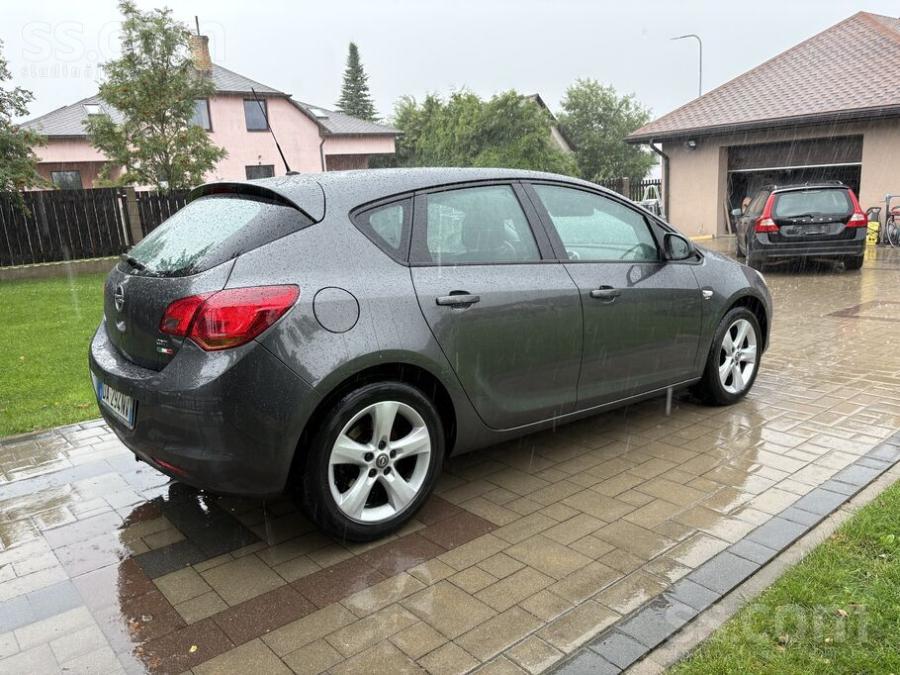 Pelēks Opel Astra 2010 Bauska, ar dzinēja tilpumu 1.70 L un nobraukumu 270 tūkst. km par 3500 €, foto 7 vietnē AUTOMOTO.COM.LV