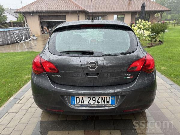 Pelēks Opel Astra 2010 Bauska, ar dzinēja tilpumu 1.70 L un nobraukumu 270 tūkst. km par 3500 €, foto 7 vietnē AUTOMOTO.COM.LV