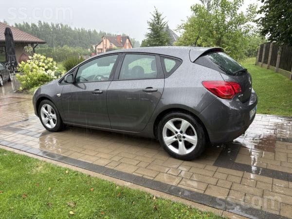 Pelēks Opel Astra 2010 Bauska, ar dzinēja tilpumu 1.70 L un nobraukumu 270 tūkst. km par 3500 €, foto 8 vietnē AUTOMOTO.COM.LV