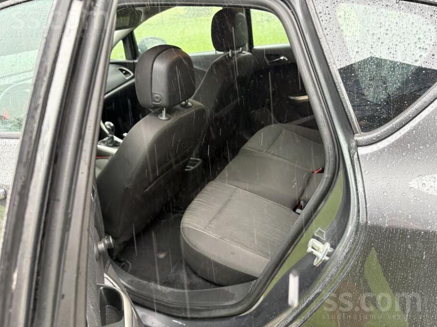 Pelēks Opel Astra 2010 Bauska, ar dzinēja tilpumu 1.70 L un nobraukumu 270 tūkst. km par 3500 €, foto 10 vietnē AUTOMOTO.COM.LV