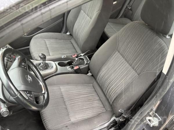 Pelēks Opel Astra 2010 Bauska, ar dzinēja tilpumu 1.70 L un nobraukumu 270 tūkst. km par 3500 €, foto 10 vietnē AUTOMOTO.COM.LV