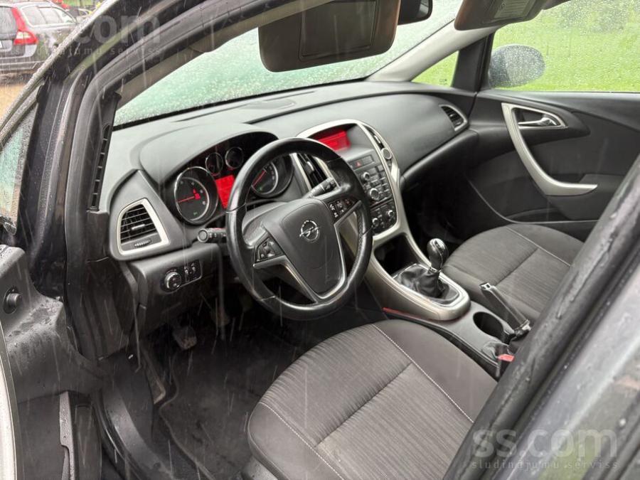 Pelēks Opel Astra 2010 Bauska, ar dzinēja tilpumu 1.70 L un nobraukumu 270 tūkst. km par 3500 €, foto 12 vietnē AUTOMOTO.COM.LV
