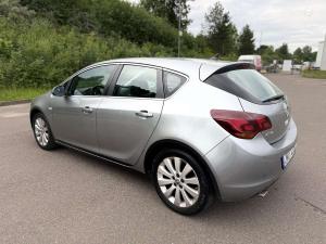 Grey Opel Astra 2010 in Vilnius, with an engine capacity of 1.40 L and mileage of 225 thousand km for 2500 €, photo 7 on AUTOMOTO.COM.LV