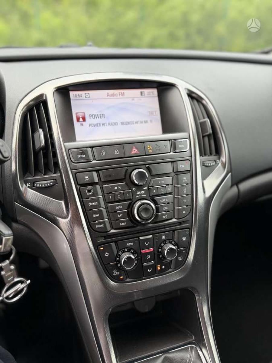 Grey Opel Astra 2010 in Vilnius, with an engine capacity of 1.40 L and mileage of 225 thousand km for 2500 €, photo 15 on AUTOMOTO.COM.LV
