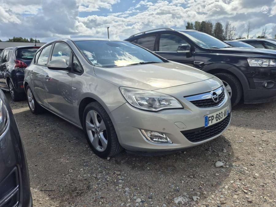 Pelēks Opel Astra 2010 Utena, ar dzinēja tilpumu 1.60 L un nobraukumu 219 tūkst. km par 3400 €, foto 1 vietnē AUTOMOTO.COM.LV