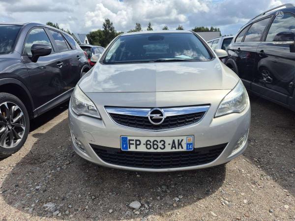 Pelēks Opel Astra 2010 Utena, ar dzinēja tilpumu 1.60 L un nobraukumu 219 tūkst. km par 3400 €, foto 2 vietnē AUTOMOTO.COM.LV
