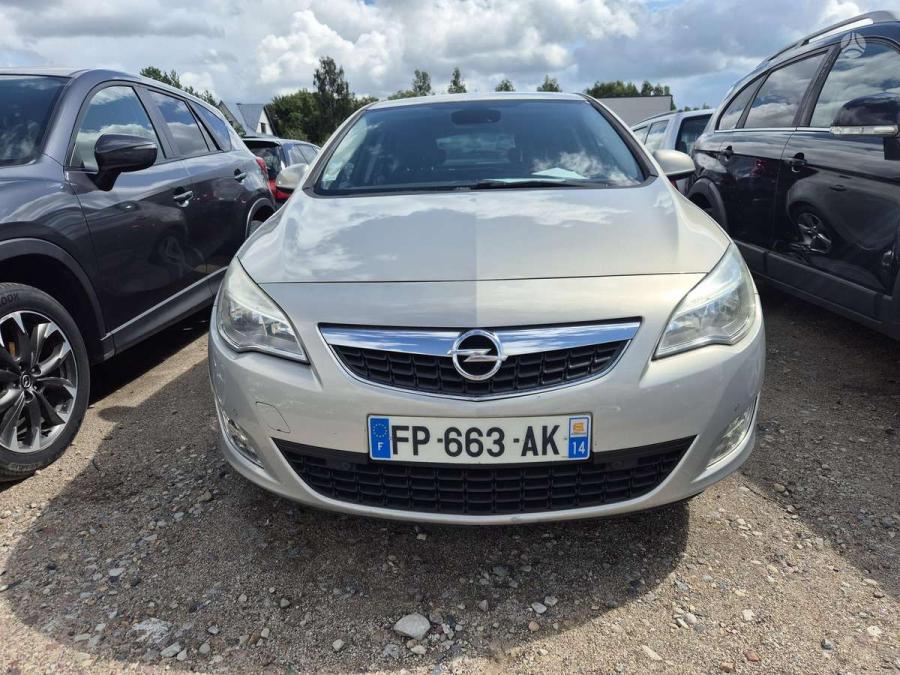 Pelēks Opel Astra 2010 Utena, ar dzinēja tilpumu 1.60 L un nobraukumu 219 tūkst. km par 3400 €, foto 3 vietnē AUTOMOTO.COM.LV