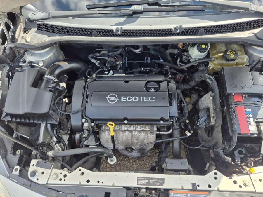 Pelēks Opel Astra 2010 Utena, ar dzinēja tilpumu 1.60 L un nobraukumu 219 tūkst. km par 3400 €, foto 8 vietnē AUTOMOTO.COM.LV
