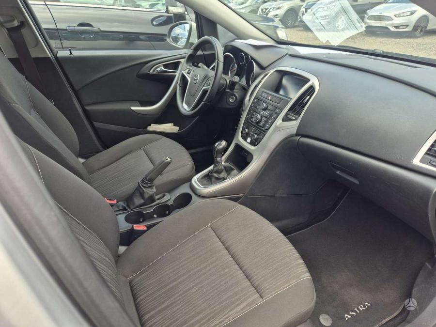 Pelēks Opel Astra 2010 Utena, ar dzinēja tilpumu 1.60 L un nobraukumu 219 tūkst. km par 3400 €, foto 9 vietnē AUTOMOTO.COM.LV