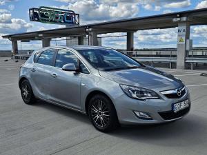 Grey Opel Astra 2010 in Vilnius, with an engine capacity of 1.60 L and mileage of 197 thousand km for 2850 €, photo 6 on AUTOMOTO.COM.LV