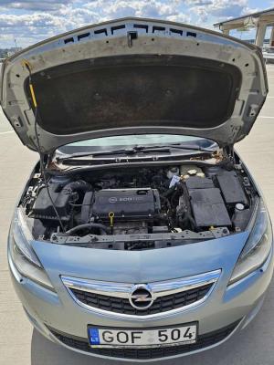 Grey Opel Astra 2010 in Vilnius, with an engine capacity of 1.60 L and mileage of 197 thousand km for 2850 €, photo 15 on AUTOMOTO.COM.LV
