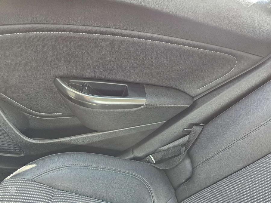 Grey Opel Astra 2010 in Vilnius, with an engine capacity of 1.60 L and mileage of 197 thousand km for 2850 €, photo 19 on AUTOMOTO.COM.LV