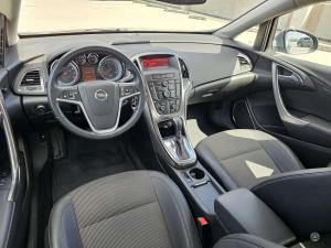 Grey Opel Astra 2010 in Vilnius, with an engine capacity of 1.60 L and mileage of 197 thousand km for 2850 €, photo 23 on AUTOMOTO.COM.LV