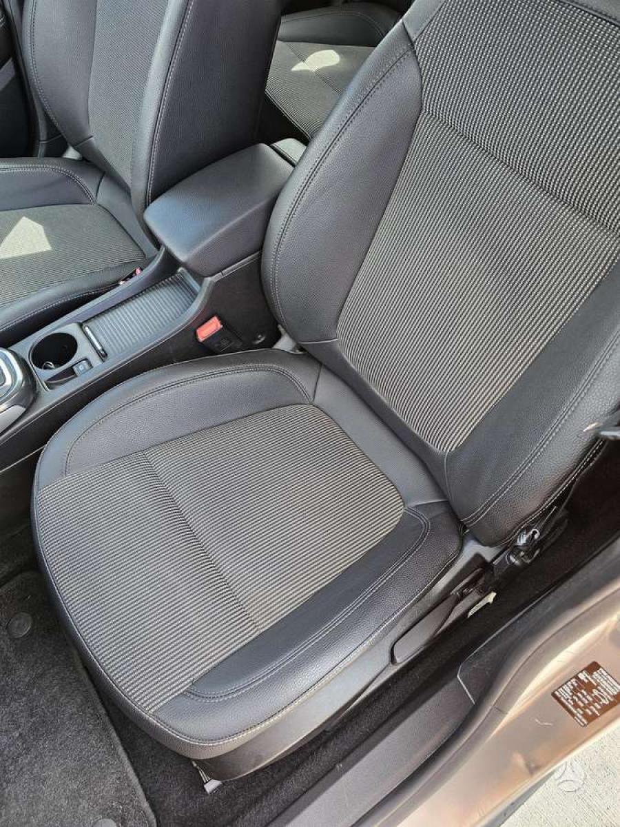 Grey Opel Astra 2010 in Vilnius, with an engine capacity of 1.60 L and mileage of 197 thousand km for 2850 €, photo 25 on AUTOMOTO.COM.LV