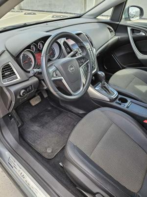 Grey Opel Astra 2010 in Vilnius, with an engine capacity of 1.60 L and mileage of 197 thousand km for 2850 €, photo 26 on AUTOMOTO.COM.LV