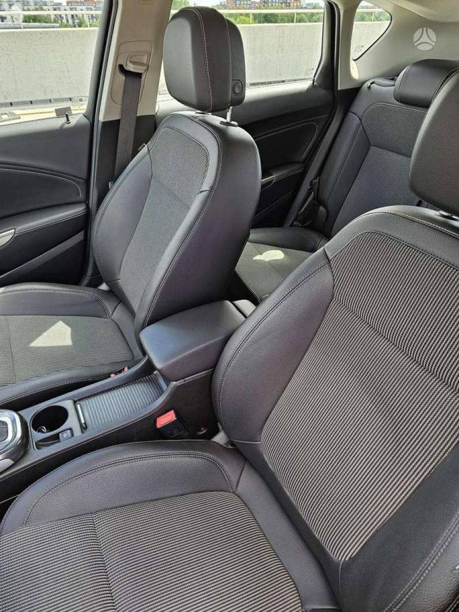 Grey Opel Astra 2010 in Vilnius, with an engine capacity of 1.60 L and mileage of 197 thousand km for 2850 €, photo 27 on AUTOMOTO.COM.LV