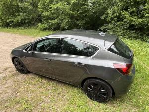 Grey Opel Astra 2010 in Vilkaviskis, with an engine capacity of 1.36 L and mileage of 191 thousand km for 2900 €, photo 3 on AUTOMOTO.COM.LV