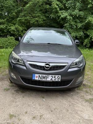 Grey Opel Astra 2010 in Vilkaviskis, with an engine capacity of 1.36 L and mileage of 191 thousand km for 2900 €, photo 11 on AUTOMOTO.COM.LV