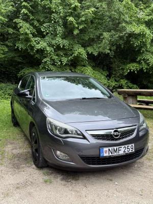 Grey Opel Astra 2010 in Vilkaviskis, with an engine capacity of 1.36 L and mileage of 191 thousand km for 2900 €, photo 12 on AUTOMOTO.COM.LV
