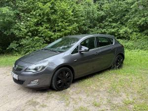 Grey Opel Astra 2010 in Vilkaviskis, with an engine capacity of 1.36 L and mileage of 191 thousand km for 2900 €, photo 13 on AUTOMOTO.COM.LV