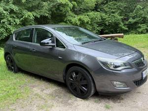 Grey Opel Astra 2010 in Vilkaviskis, with an engine capacity of 1.36 L and mileage of 191 thousand km for 2900 €, photo 15 on AUTOMOTO.COM.LV
