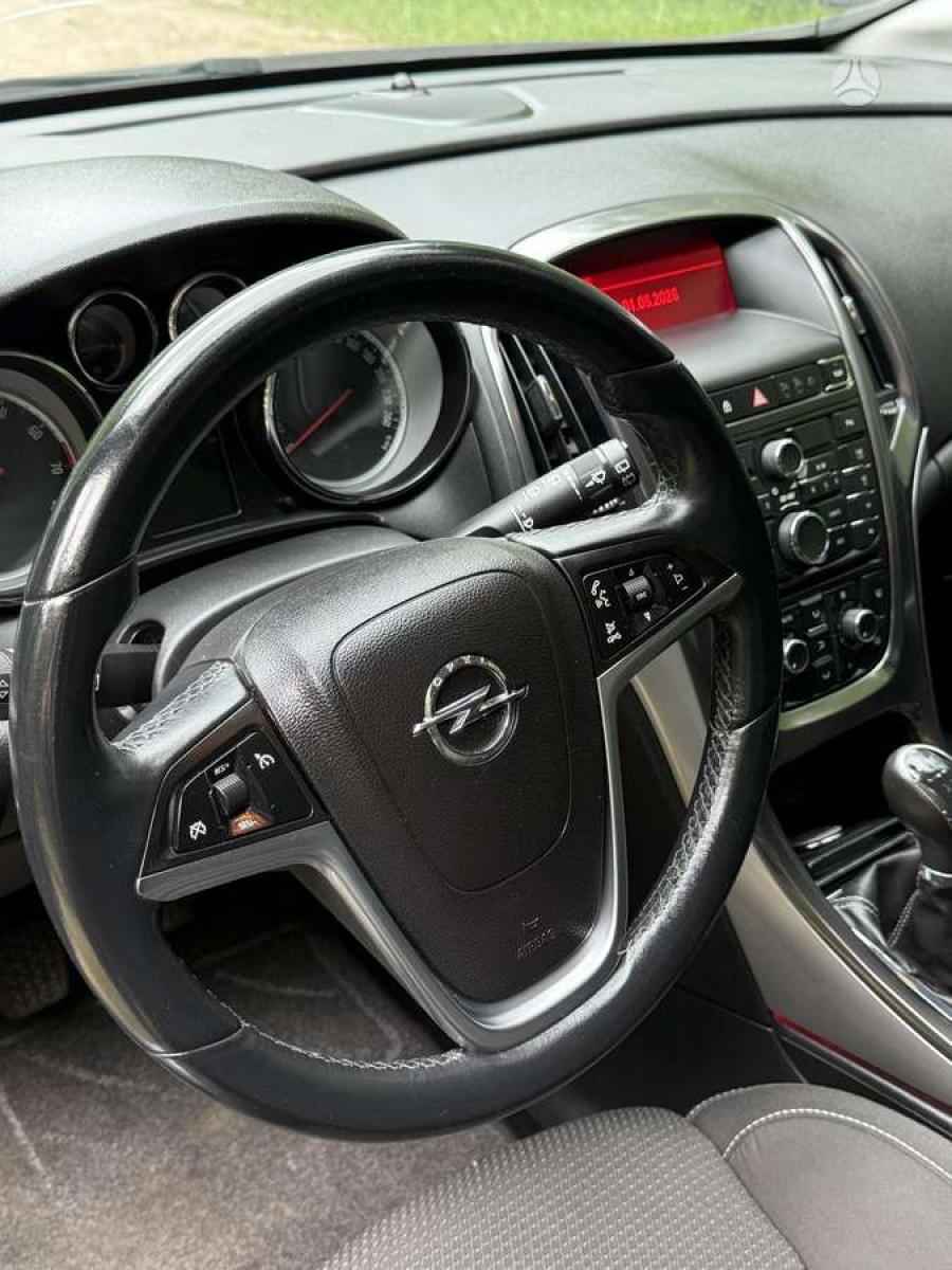 Grey Opel Astra 2010 in Vilkaviskis, with an engine capacity of 1.36 L and mileage of 191 thousand km for 2900 €, photo 16 on AUTOMOTO.COM.LV