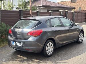 Grey Opel Astra 2010 in Vilnius, with an engine capacity of 1.25 L and mileage of 280 thousand km for 2600 €, photo 3 on AUTOMOTO.COM.LV