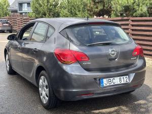 Grey Opel Astra 2010 in Vilnius, with an engine capacity of 1.25 L and mileage of 280 thousand km for 2600 €, photo 4 on AUTOMOTO.COM.LV