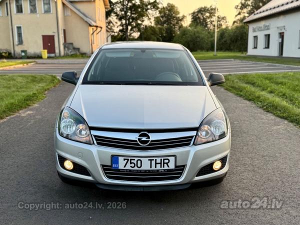 Grey Opel Astra 2010 in Tartu, with an engine capacity of 1.40 L and mileage of 65 thousand km for 2990 €, photo 2 on AUTOMOTO.COM.LV