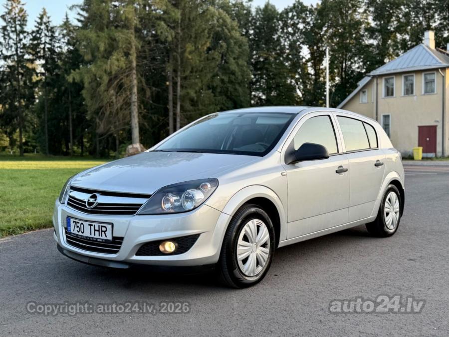 Pelēks Opel Astra 2010 Tartu, ar dzinēja tilpumu 1.40 L un nobraukumu 65 tūkst. km par 2990 €, foto 4 vietnē AUTOMOTO.COM.LV