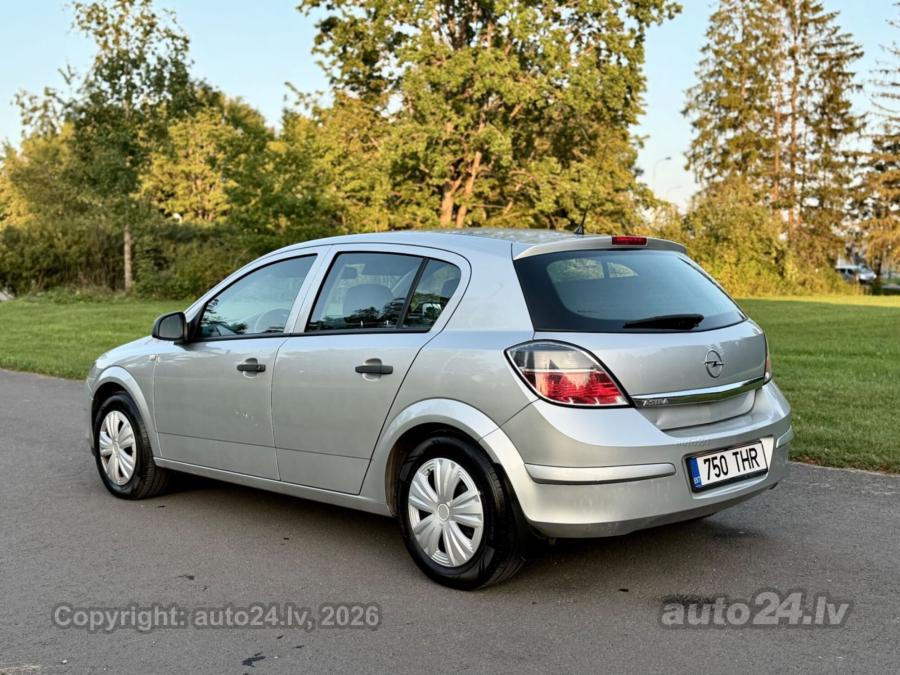 Pelēks Opel Astra 2010 Tartu, ar dzinēja tilpumu 1.40 L un nobraukumu 65 tūkst. km par 2990 €, foto 7 vietnē AUTOMOTO.COM.LV