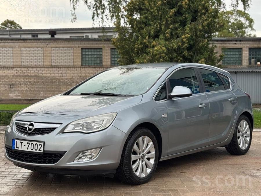 Grey Opel Astra 2010 in Jelgava, with an engine capacity of 1.70 L and mileage of 290 thousand km for 2700 €, photo 6 on AUTOMOTO.COM.LV