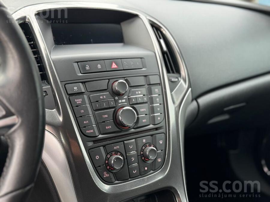 Grey Opel Astra 2010 in Jelgava, with an engine capacity of 1.70 L and mileage of 290 thousand km for 2700 €, photo 14 on AUTOMOTO.COM.LV