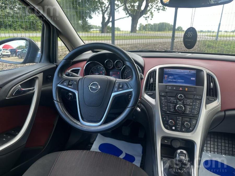 Grey Opel Astra 2010 in Cesis, with an engine capacity of 1.40 L and mileage of 0 thousand km for 4000 €, photo 3 on AUTOMOTO.COM.LV
