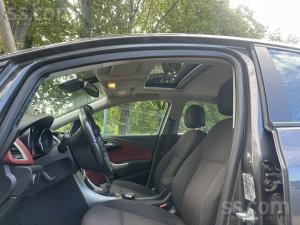 Grey Opel Astra 2010 in Cesis, with an engine capacity of 1.40 L and mileage of 0 thousand km for 4000 €, photo 5 on AUTOMOTO.COM.LV