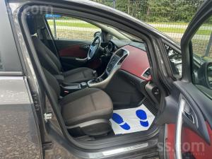 Grey Opel Astra 2010 in Cesis, with an engine capacity of 1.40 L and mileage of 0 thousand km for 4000 €, photo 15 on AUTOMOTO.COM.LV
