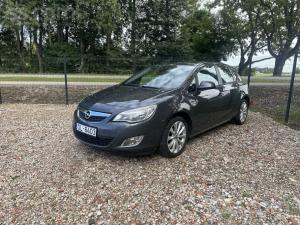 Grey Opel Astra 2010 in Cesis, with an engine capacity of 1.40 L and mileage of 0 thousand km for 4000 €, photo 16 on AUTOMOTO.COM.LV