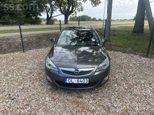 Grey Opel Astra 2010 in Cesis, with an engine capacity of 1.40 L and mileage of 0 thousand km for 4000 €, photo 17 on AUTOMOTO.COM.LV