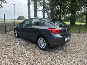 Grey Opel Astra 2010 in Cesis, with an engine capacity of 1.40 L and mileage of 0 thousand km for 4000 €, photo 19 on AUTOMOTO.COM.LV