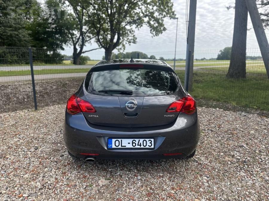 Grey Opel Astra 2010 in Cesis, with an engine capacity of 1.40 L and mileage of 0 thousand km for 4000 €, photo 20 on AUTOMOTO.COM.LV