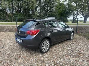 Grey Opel Astra 2010 in Cesis, with an engine capacity of 1.40 L and mileage of 0 thousand km for 4000 €, photo 21 on AUTOMOTO.COM.LV