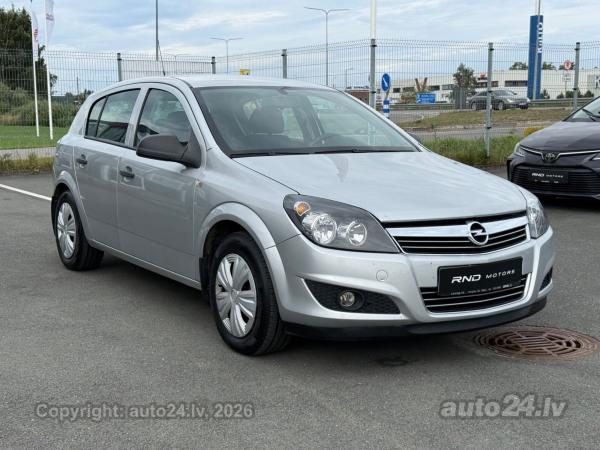 Grey Opel Astra 2010 in Tallinn, with an engine capacity of 1.40 L and mileage of 66 thousand km for 3990 €, photo 3 on AUTOMOTO.COM.LV