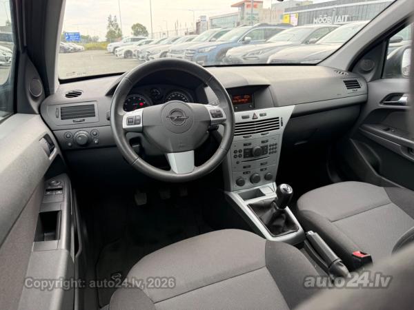 Grey Opel Astra 2010 in Tallinn, with an engine capacity of 1.40 L and mileage of 66 thousand km for 3990 €, photo 7 on AUTOMOTO.COM.LV