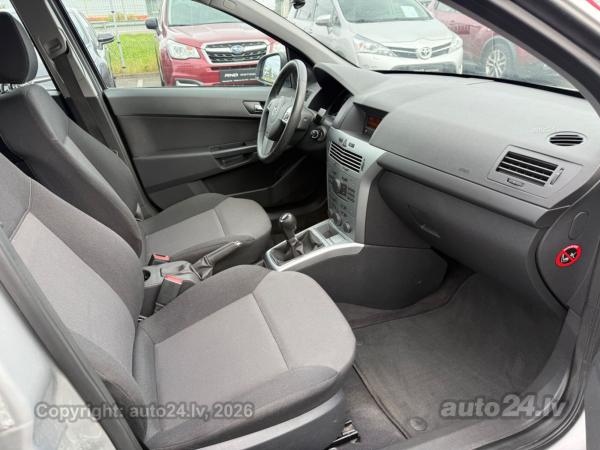 Grey Opel Astra 2010 in Tallinn, with an engine capacity of 1.40 L and mileage of 66 thousand km for 3990 €, photo 9 on AUTOMOTO.COM.LV